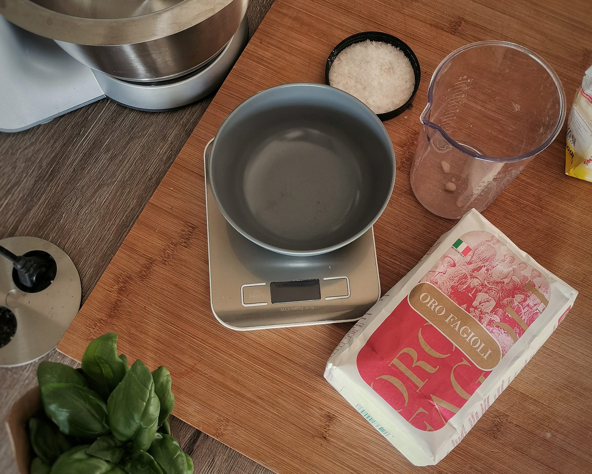 Neapolitanischer Pizzateig - neapolitanische Pizza selber backen ...